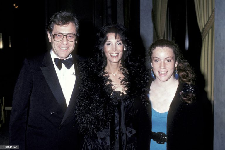 Elizabeth Segal daughter of George Segal, Age, Date Of Birth, Full Wiki ...