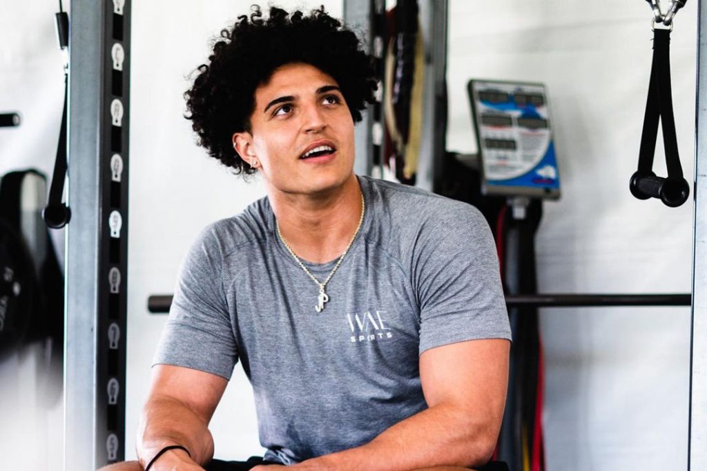 Jaelan Phillips Parents, Draft, Dolphins No. 18, Age, Date of Birth ...