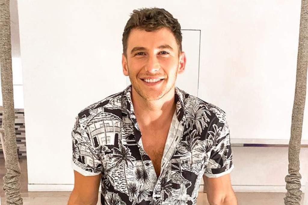 Bachelor in Paradise: Blake Horstmann Age, Girlfriend, Height, Net ...