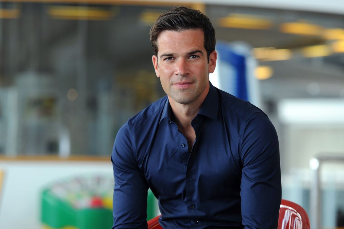 Gethin Clifford Jones Wife, Age, Family, Net worth, Height, Birthday ...