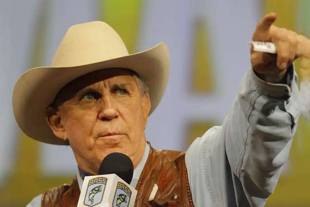 Helped launch professional bass angling, Ray Scott, dies at the age of ...