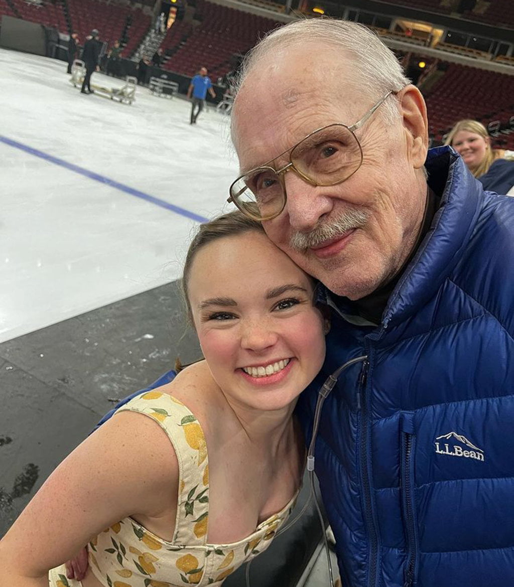 Who is Mariah Bell? Age, Meet her Boyfriend Romain Ponsart, Family, Net ...