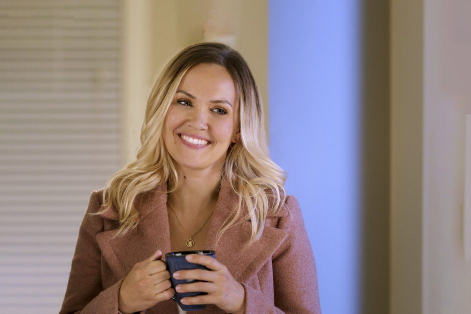 Who is Kelly McCreary? Everyting about her Parents, Sister, Siblings ...