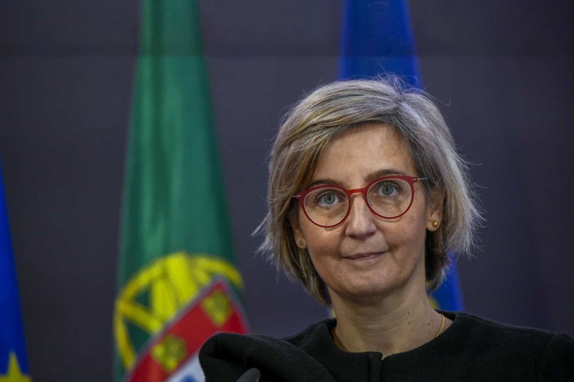Marta Temido, Portuguese health minister, resigns after a pregnant ...