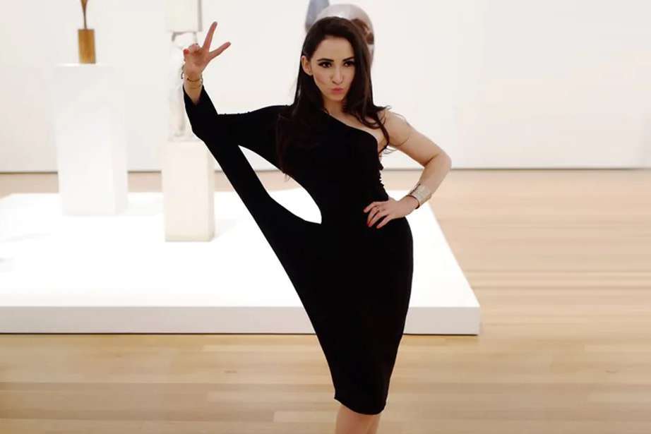 Who is Anya Firestone's Girlfriend? Meet Reality show star, Age and ...