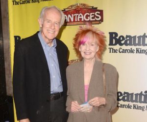 Everything about Mike Farrell Age, Family, Meet his Wife, Net Worth ...